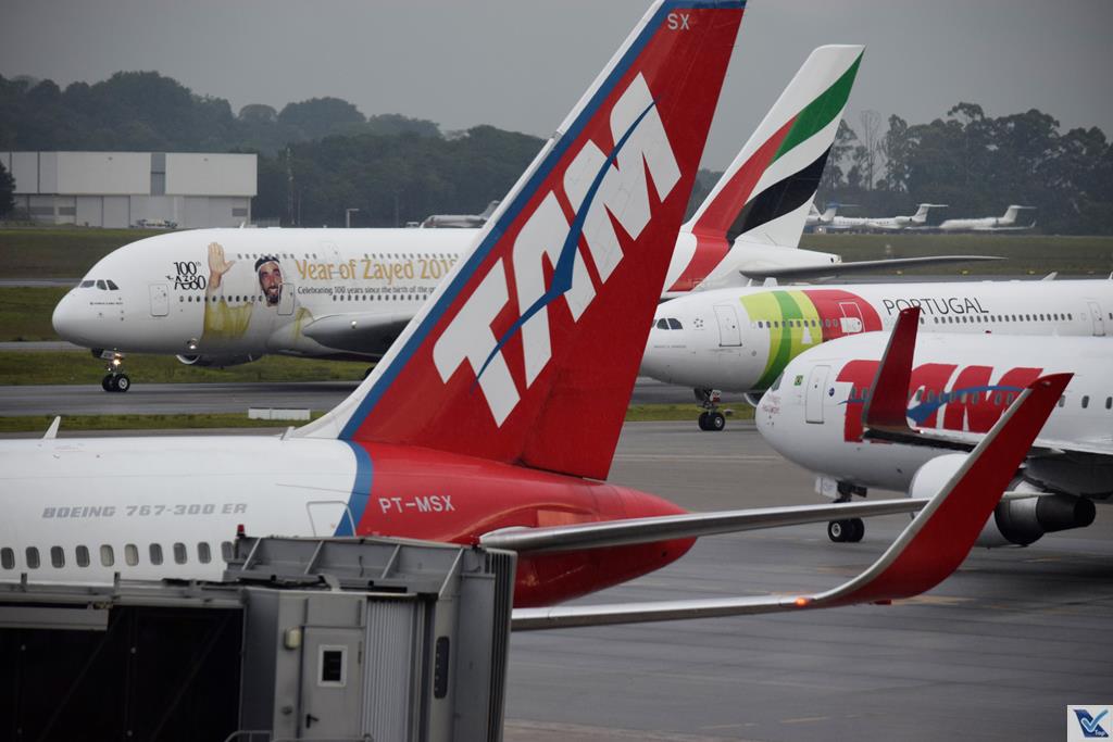 VOANDO COM A LATAM BRASIL (GRU/SCL) – Voando e Avaliando